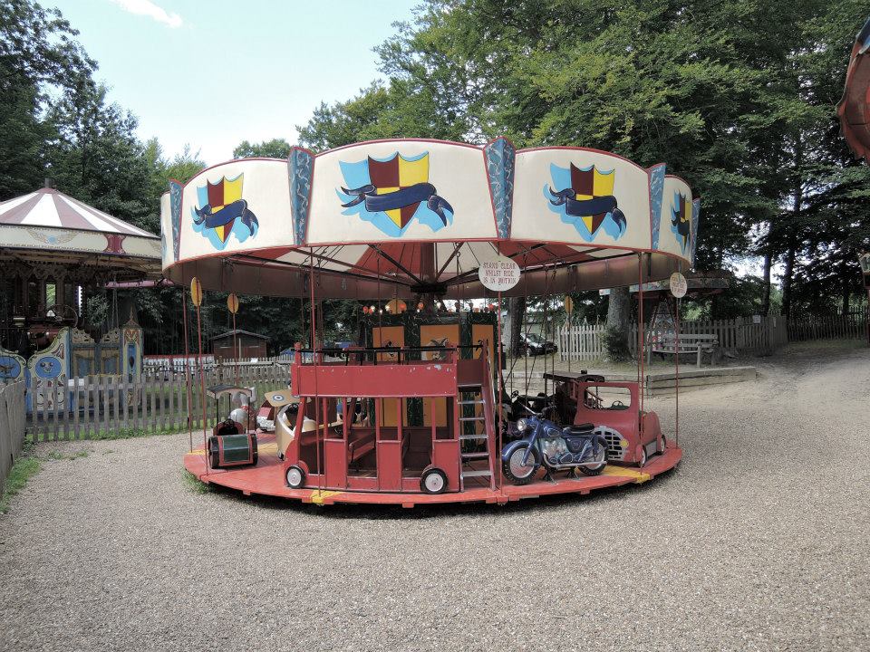 Juvenile Roundabout (Hollycombe Steam In The Country) - Coasterpedia ...