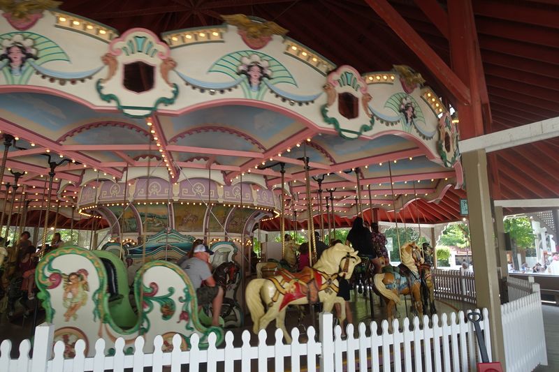 Merry Go Round (Idlewild & SoakZone) - Coasterpedia - The Roller ...