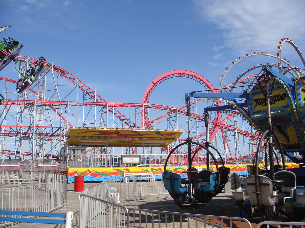 Looping Coaster - Coasterpedia - The Amusement Ride Wiki