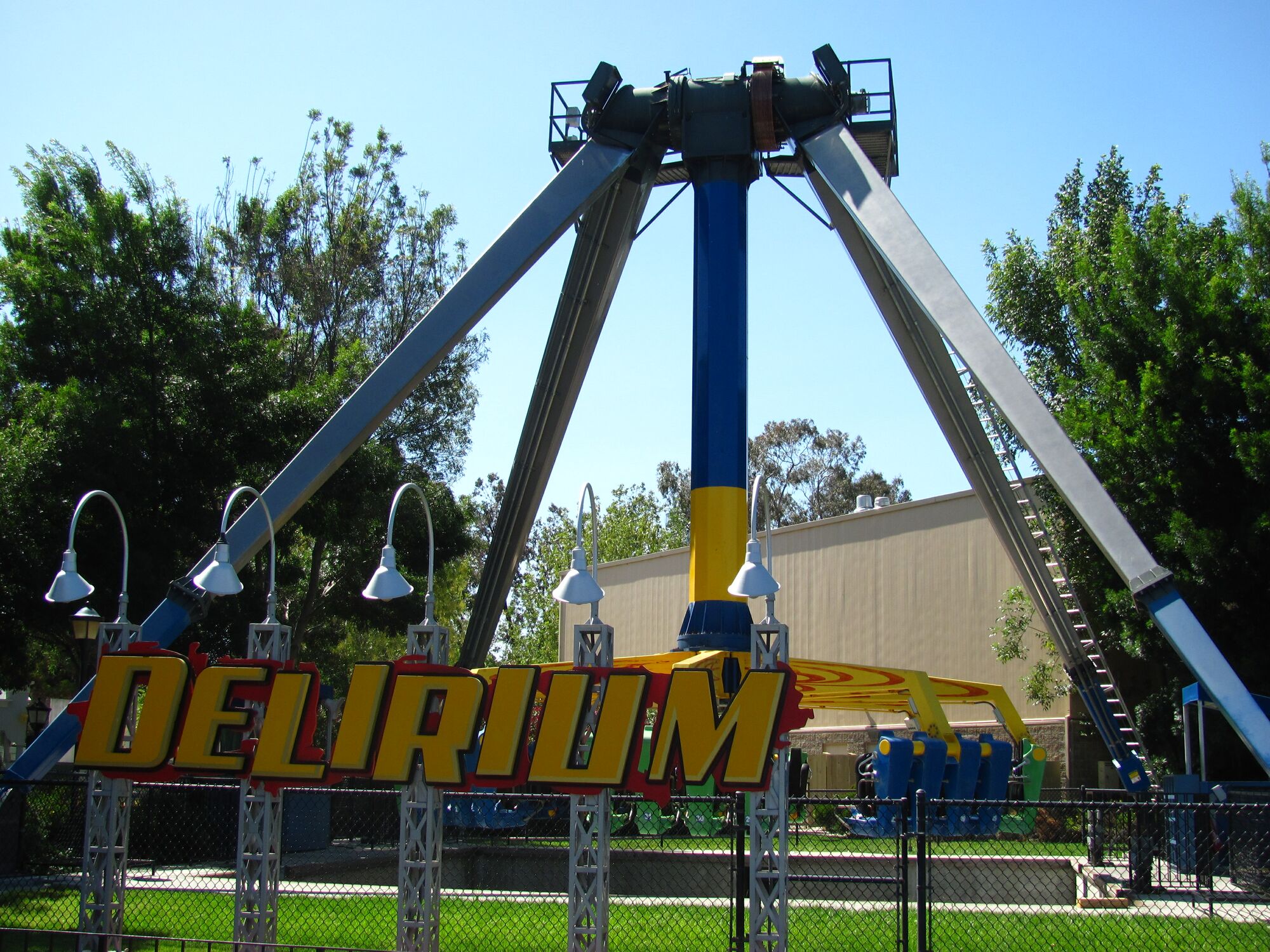 Revolution (Chance Rides product) - Coasterpedia - The Roller Coaster ...