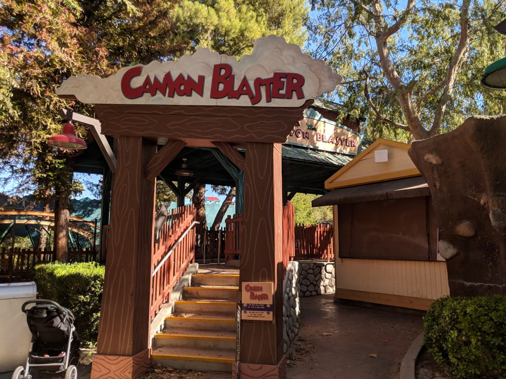 Canyon Blaster (Six Flags Magic Mountain) - Coasterpedia - The Roller ...