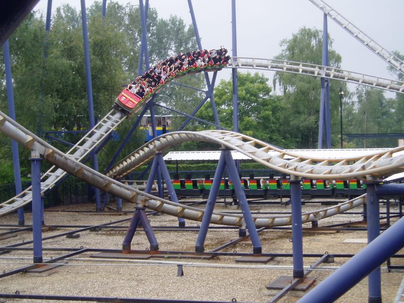 Looping Star (Bobbejaanland) - Coasterpedia - The Roller Coaster and ...