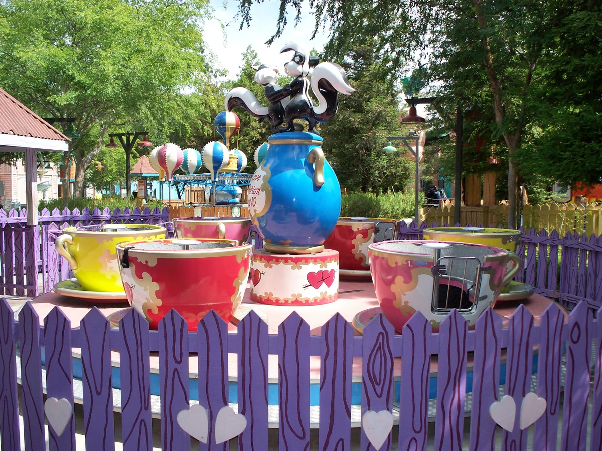 Pepé Le Pew's Tea Party (Six Flags Magic Mountain) - Coasterpedia - The ...