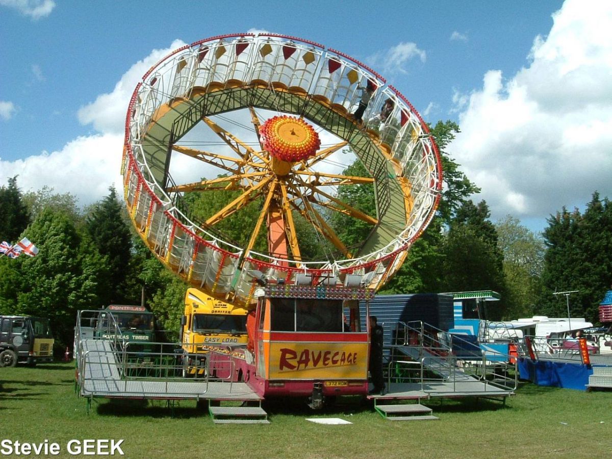 Rave Cage - Coasterpedia - The Roller Coaster and Flat Ride Wiki