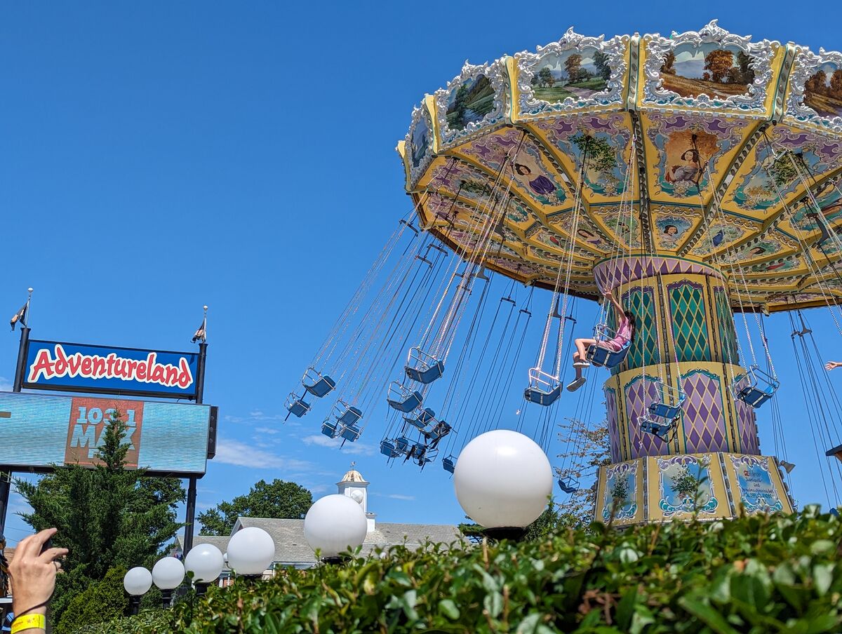 Wave Swing (Adventureland) - Coasterpedia - The Roller Coaster and Flat ...
