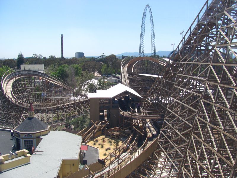 Gold Striker - Coasterpedia - The Roller Coaster and Flat Ride Wiki