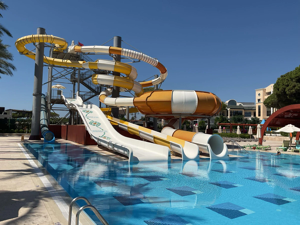 Paloma Sencia - Coasterpedia - The Amusement Ride Wiki