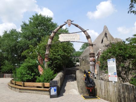 Volcano The Blast Coaster - Coasterpedia - The Roller Coaster and Flat ...