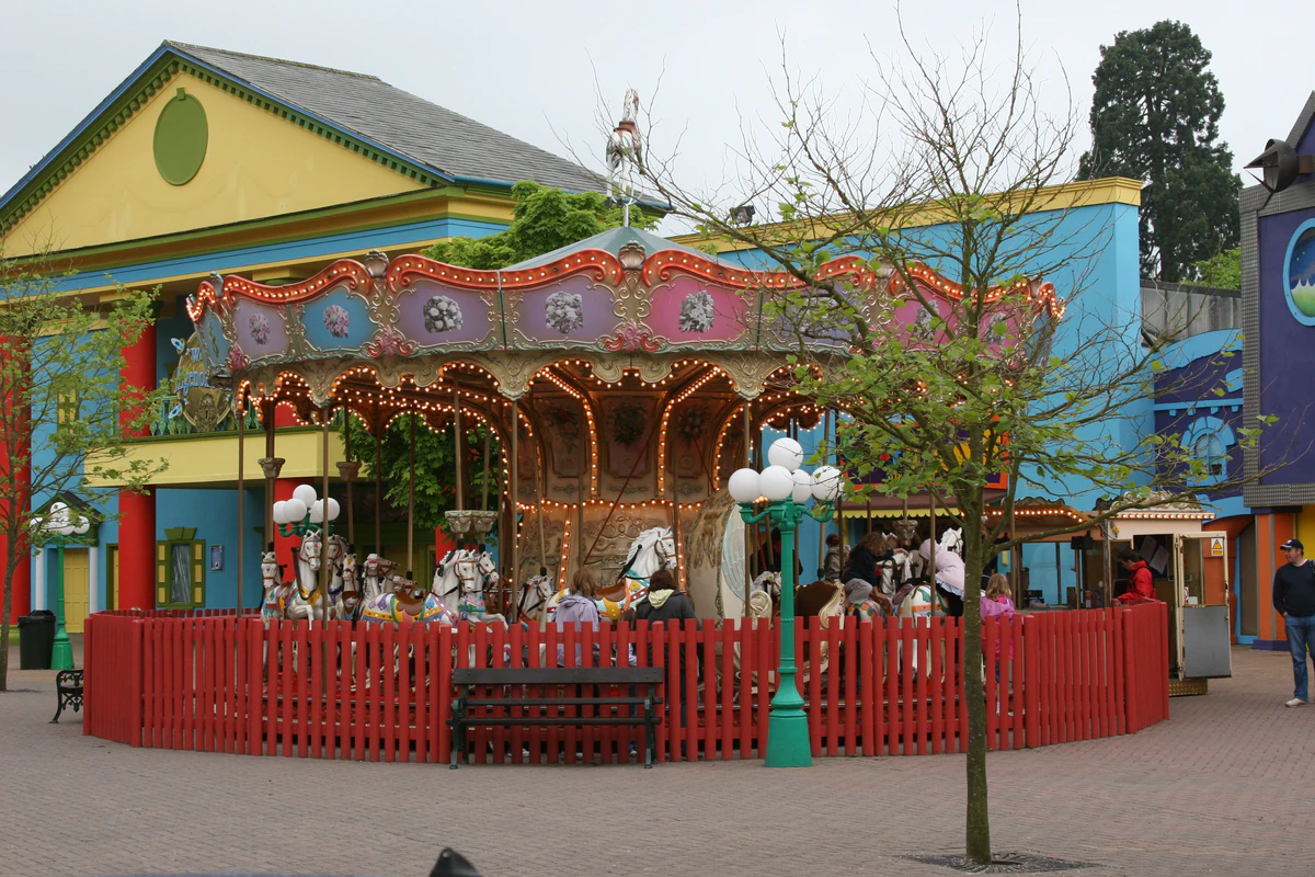 Royal Carousel - Coasterpedia - The Amusement Ride Wiki