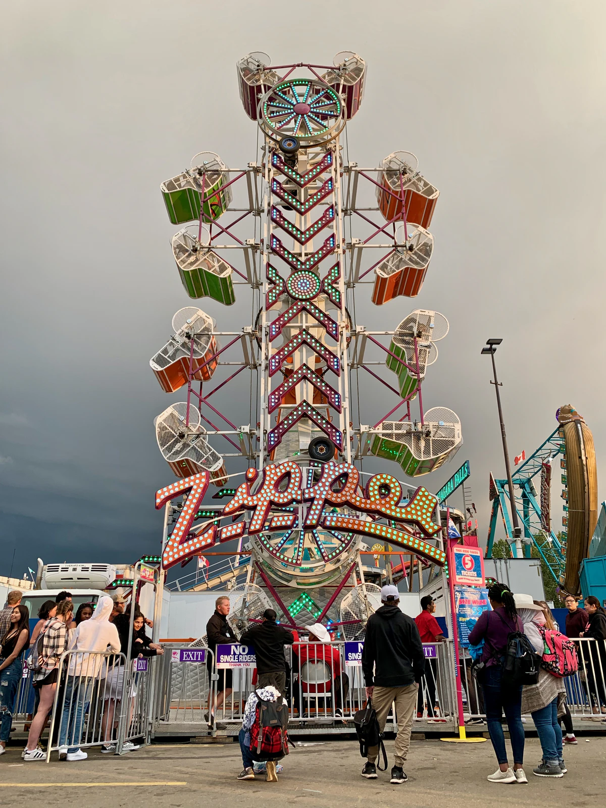 Zipper (North American Midway Entertainment) - Coasterpedia - The Amusement Ride Wiki