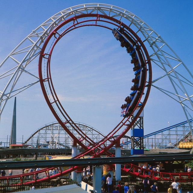 File:Revolution (Blackpool Pleasure Beach) loop original colors.jpg ...