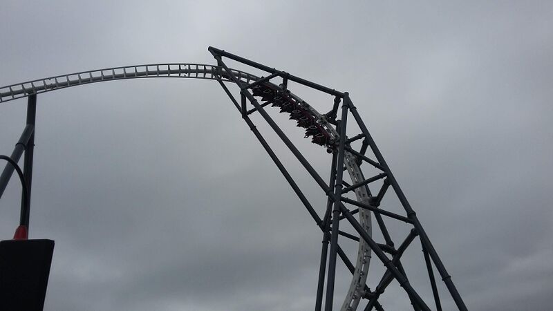 Double inverting dive loop - Coasterpedia - The Roller Coaster and Flat ...