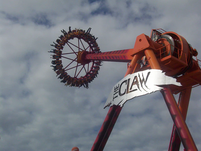 Claw (Dreamworld) - Coasterpedia - The Amusement Ride Wiki