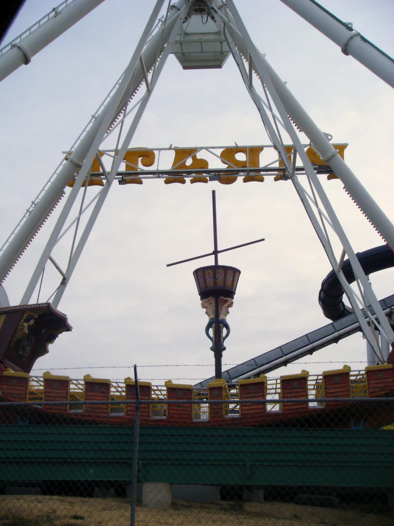 Pirate (Wonderland Amusement Park) - Coasterpedia - The Amusement Ride Wiki