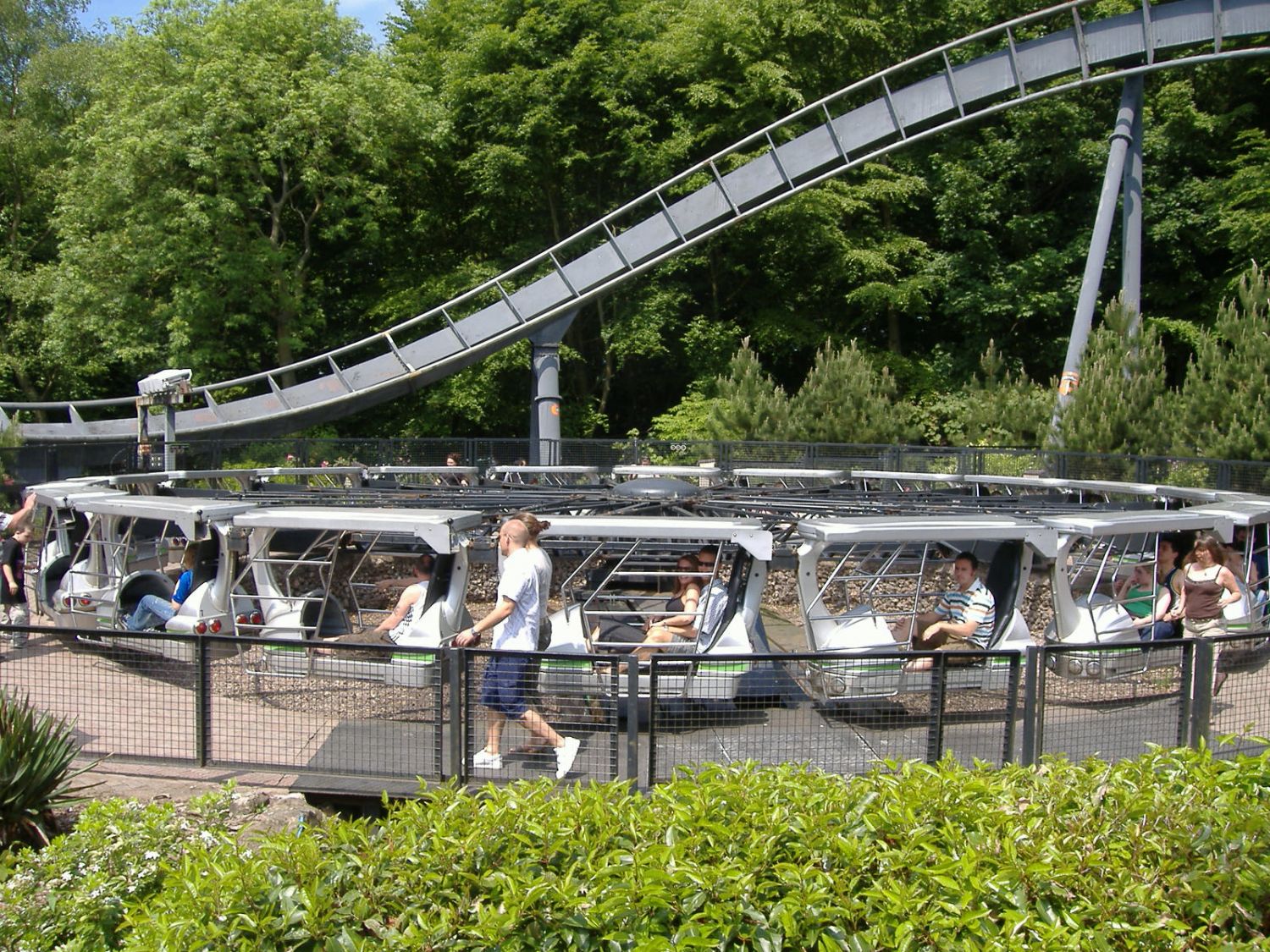 Enterprise (HUSS product) - Coasterpedia - The Roller Coaster and Flat ...