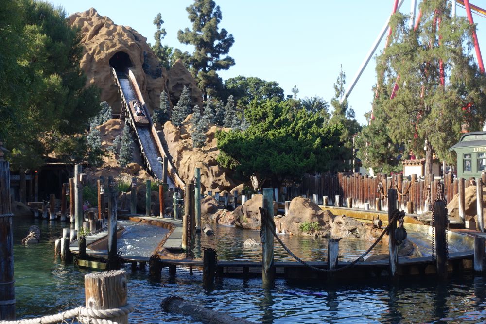 Timber Mountain Log Ride - Coasterpedia - The Roller Coaster and Flat ...