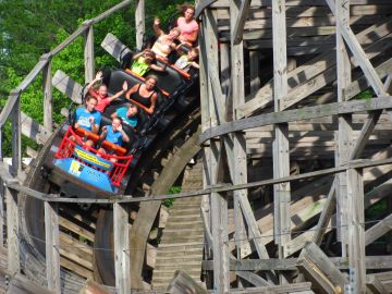American Thunder - Coasterpedia - The Roller Coaster and Flat Ride Wiki
