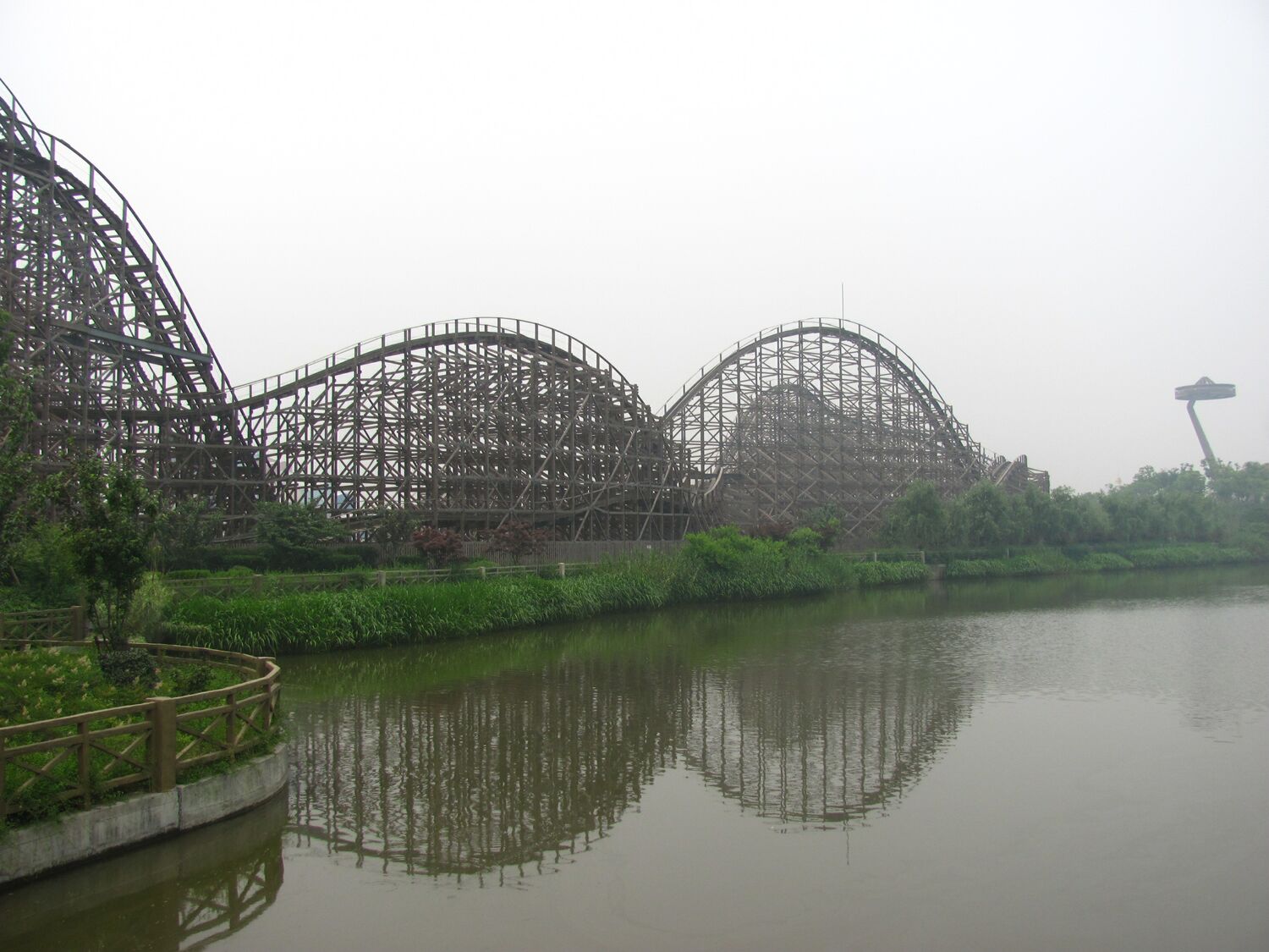 Wooden Coaster - Fireball - Coasterpedia - The Roller Coaster and Flat ...