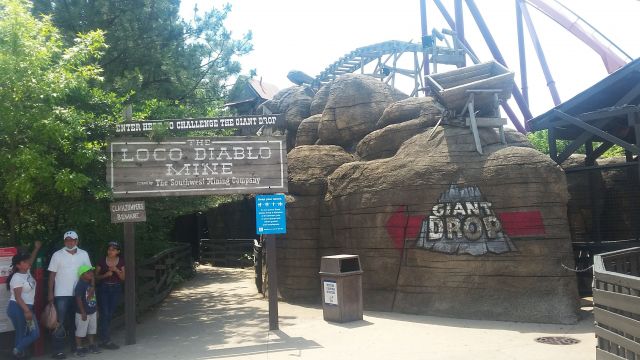 Giant Drop (Six Flags Great America) - Coasterpedia - The Roller ...