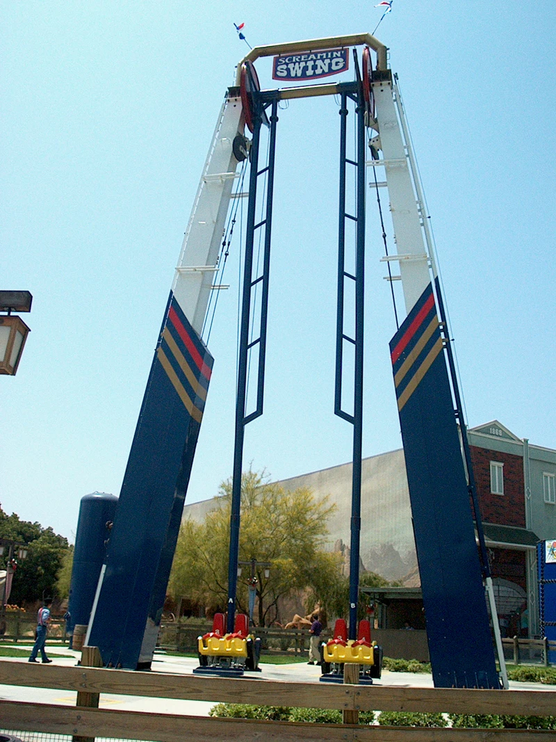 Screamin' Swing (Knott's Berry Farm) - Coasterpedia - The Amusement ...