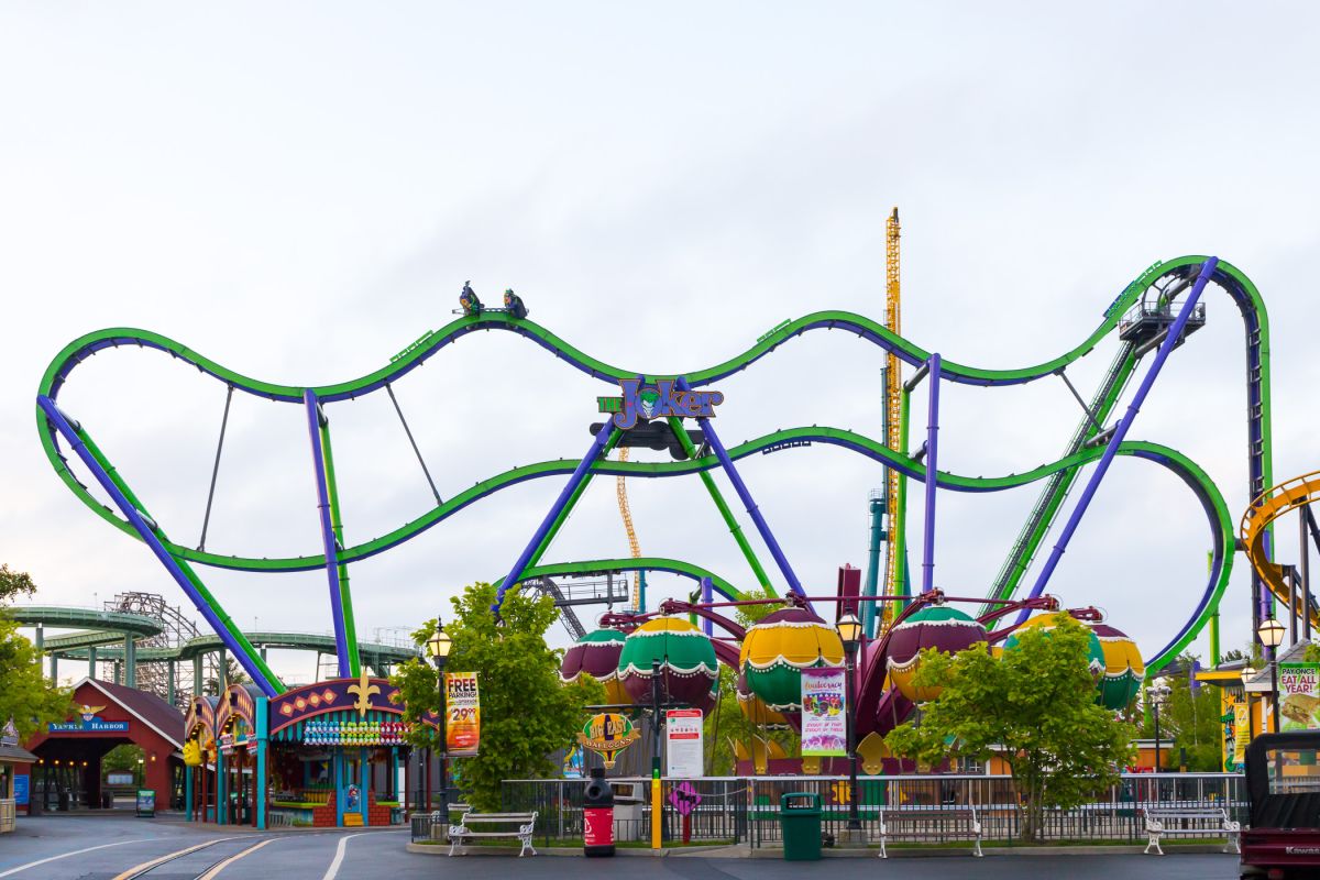 Joker (Six Flags Great America) - Coasterpedia - The Roller Coaster and ...