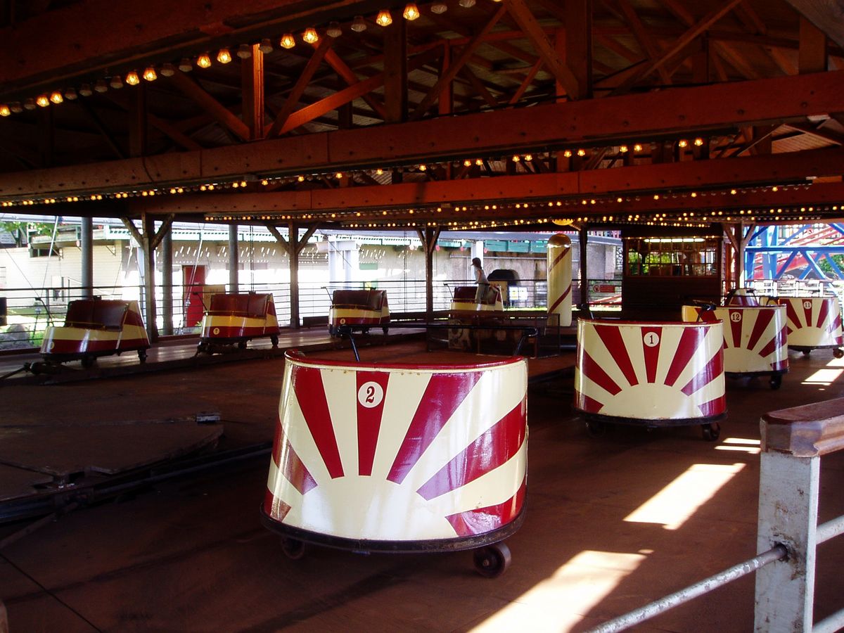 Whip - Coasterpedia - The Roller Coaster and Flat Ride Wiki