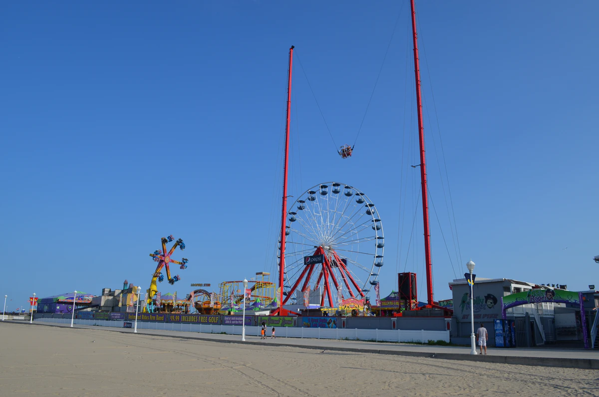 Jolly Roger at the Pier - Coasterpedia - The Amusement Ride Wiki
