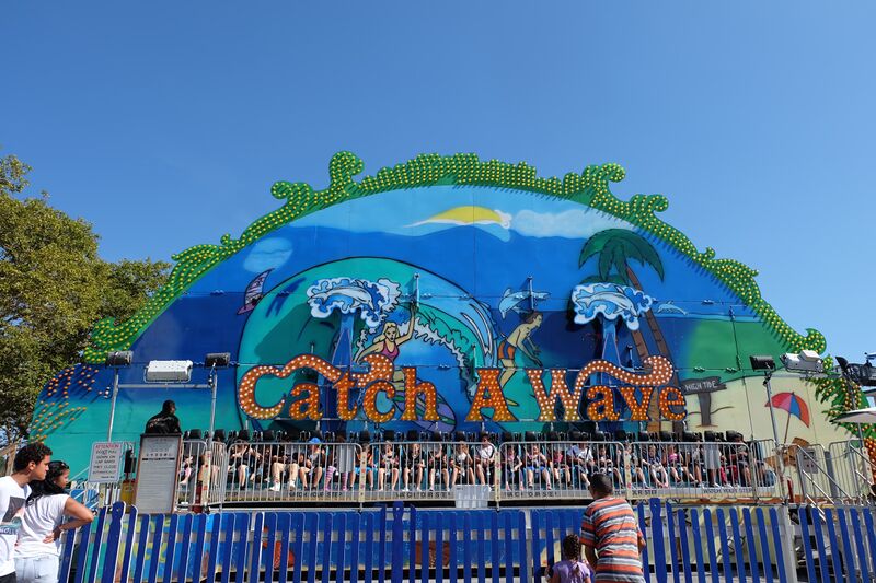 Catch A Wave - Coasterpedia - The Roller Coaster and Flat Ride Wiki