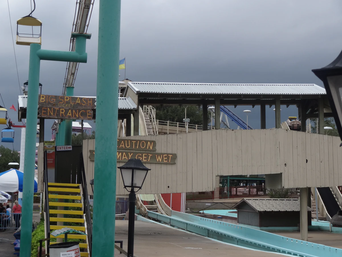 Big Splash (Wonderland) - Coasterpedia - The Amusement Ride Wiki