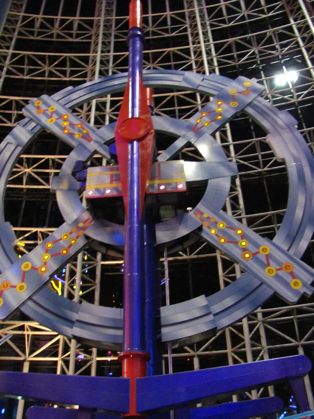 Suspended Twin Hammer - Coasterpedia - The Amusement Ride Wiki