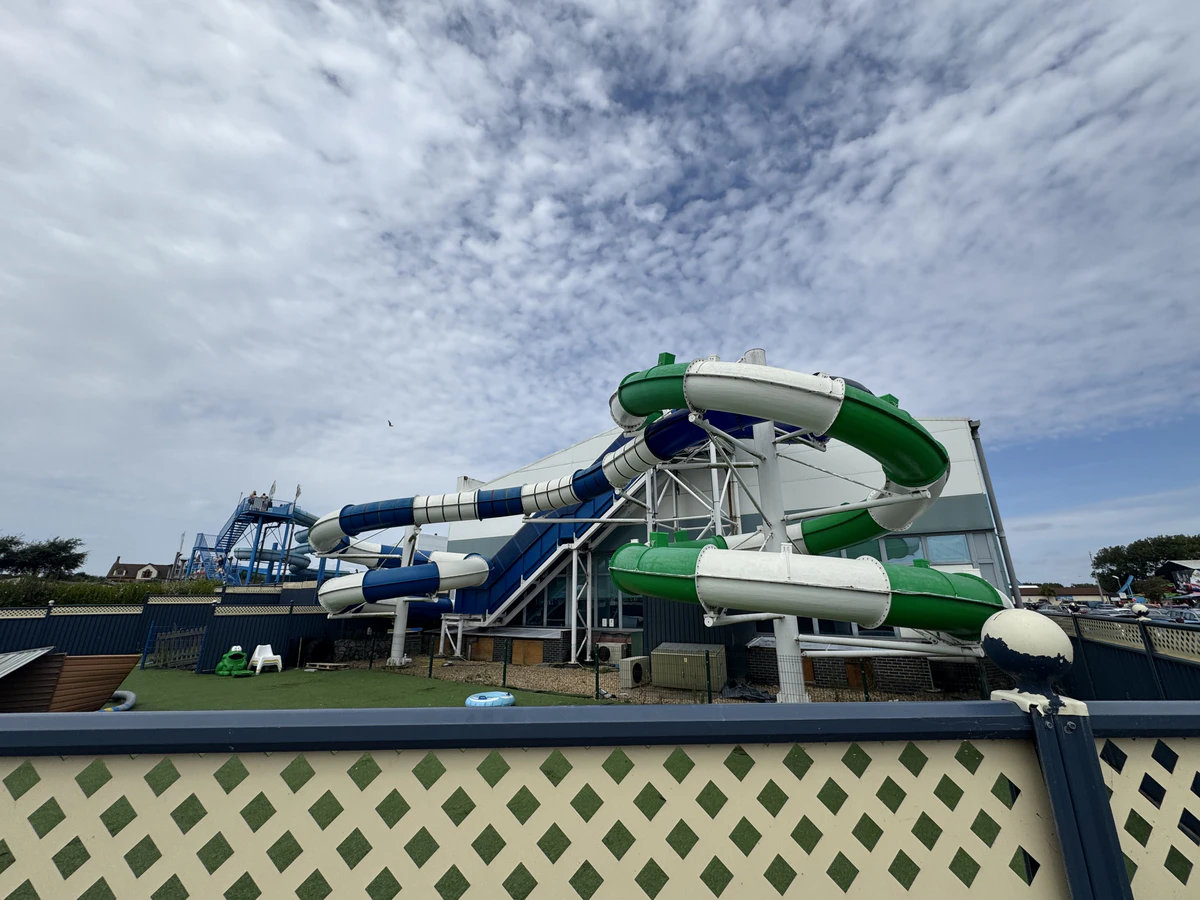 Disco Slide (Brean Splash Waterpark) - Coasterpedia - The Amusement ...