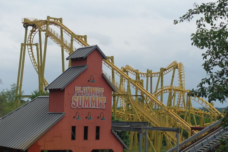 Gauntlet (Magic Springs) - Coasterpedia - The Roller Coaster and Flat ...