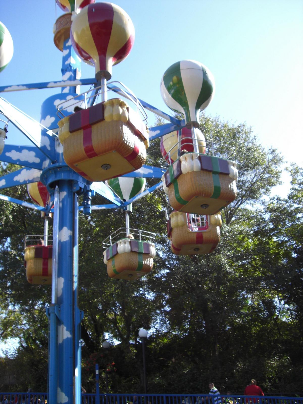 Cloud Bouncer - Coasterpedia - The Roller Coaster and Flat Ride Wiki