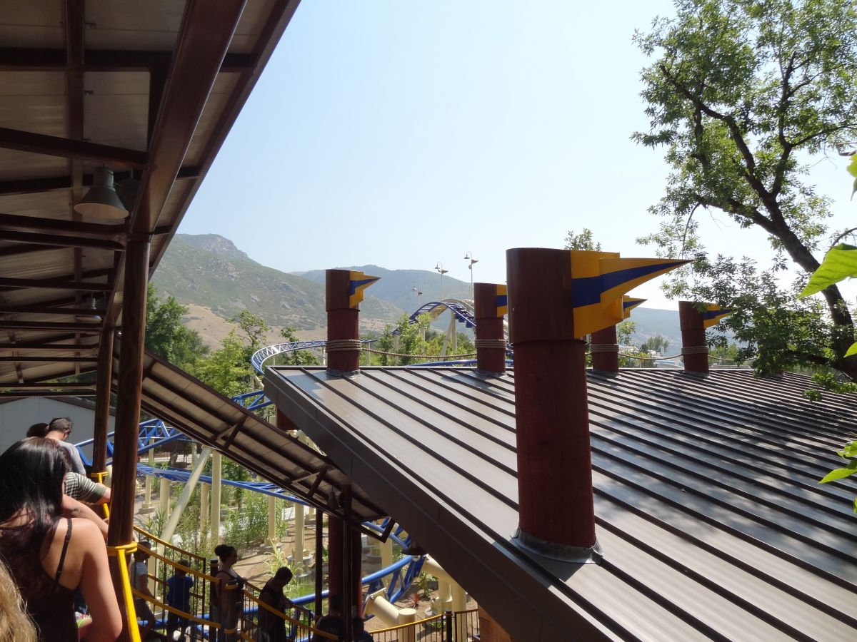 Bombora (Lagoon) - Coasterpedia - The Roller Coaster and Flat Ride Wiki