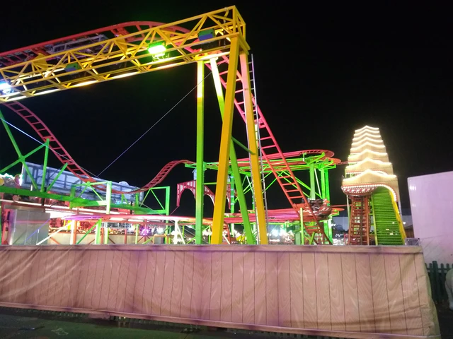 Spinning Coaster (M&S Attractions) - Coasterpedia - The Amusement Ride Wiki