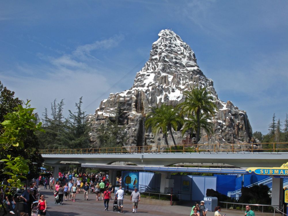Matterhorn Bobsleds - Coasterpedia - The Roller Coaster and Flat Ride Wiki