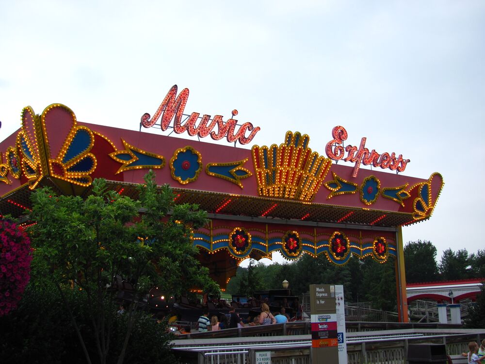 Music Express (Hersheypark) - Coasterpedia - The Roller Coaster and ...