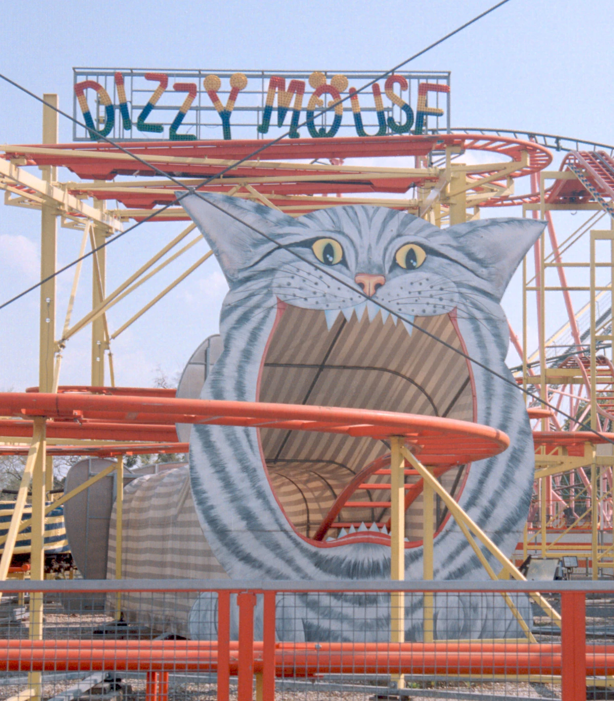 Dizzy Mouse - Coasterpedia - The Amusement Ride Wiki