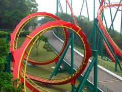 Interlocking corkscrews - Coasterpedia - The Roller Coaster and Flat ...
