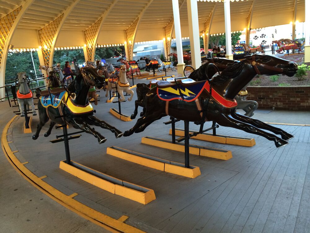 Cedar Downs Racing Derby - Coasterpedia - The Roller Coaster and Flat ...
