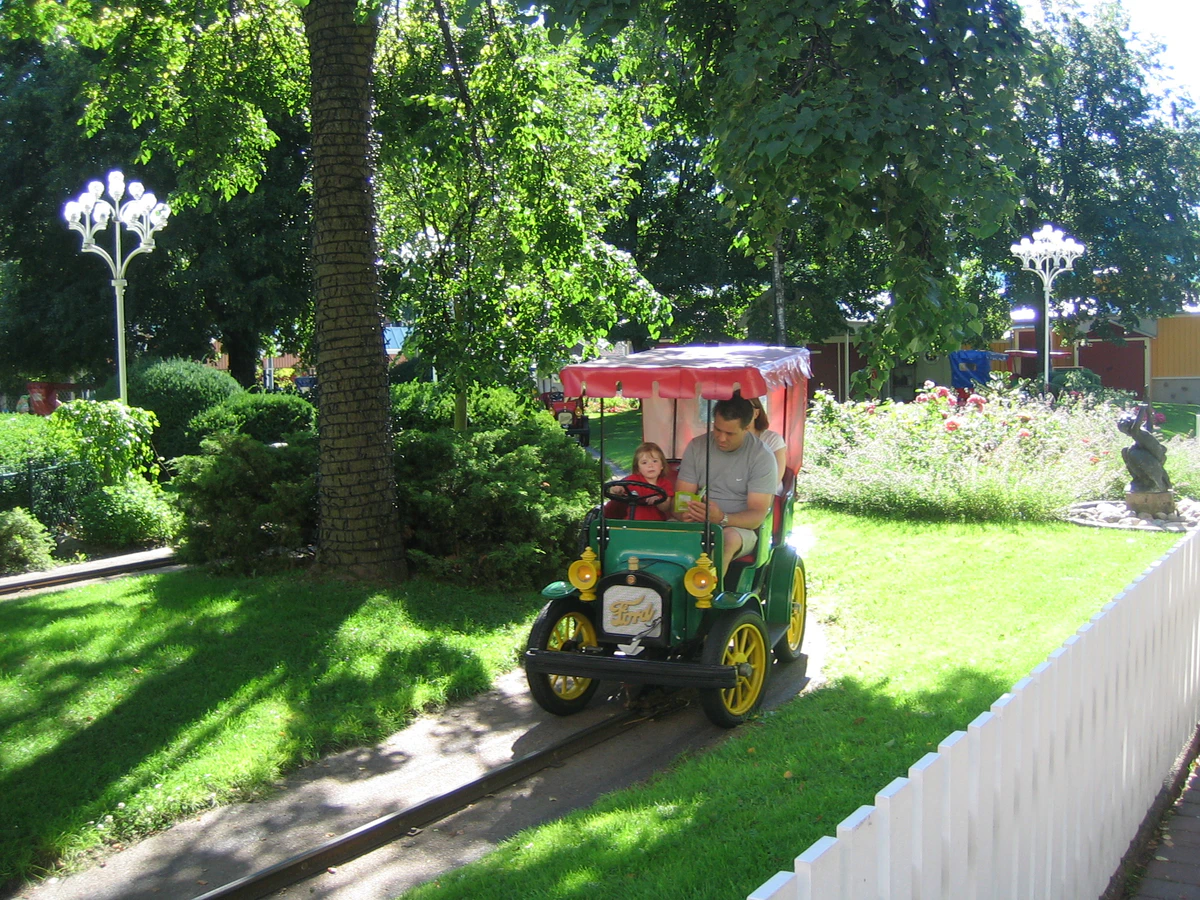 Farfars Bil (Liseberg; opened 1979) - Coasterpedia - The Amusement Ride Wiki