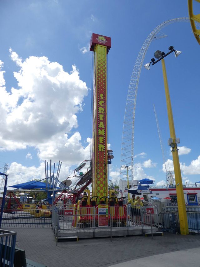 Screamer (Fun Spot Orlando) - Coasterpedia - The Roller Coaster and ...