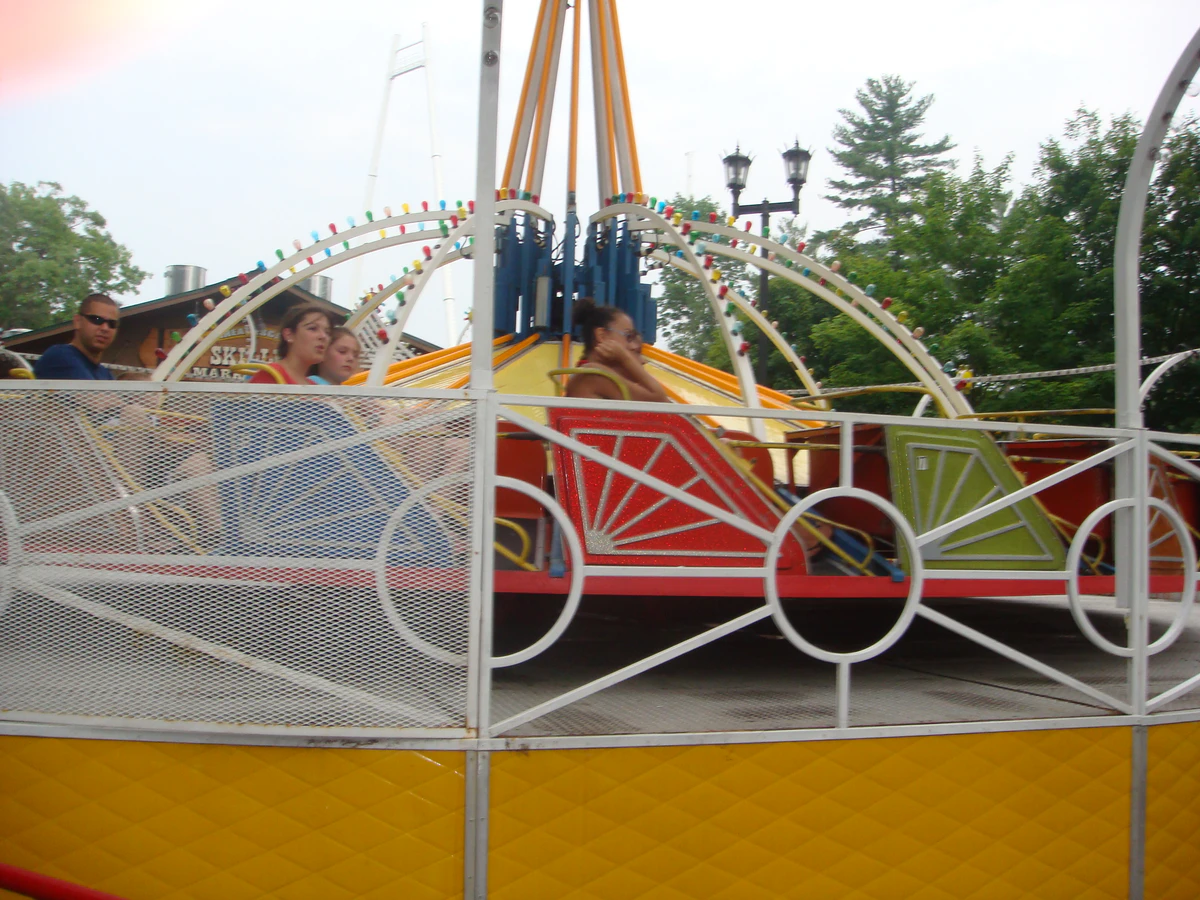 Trabant (The Great Escape & Splashwater Kingdom) - Coasterpedia - The ...