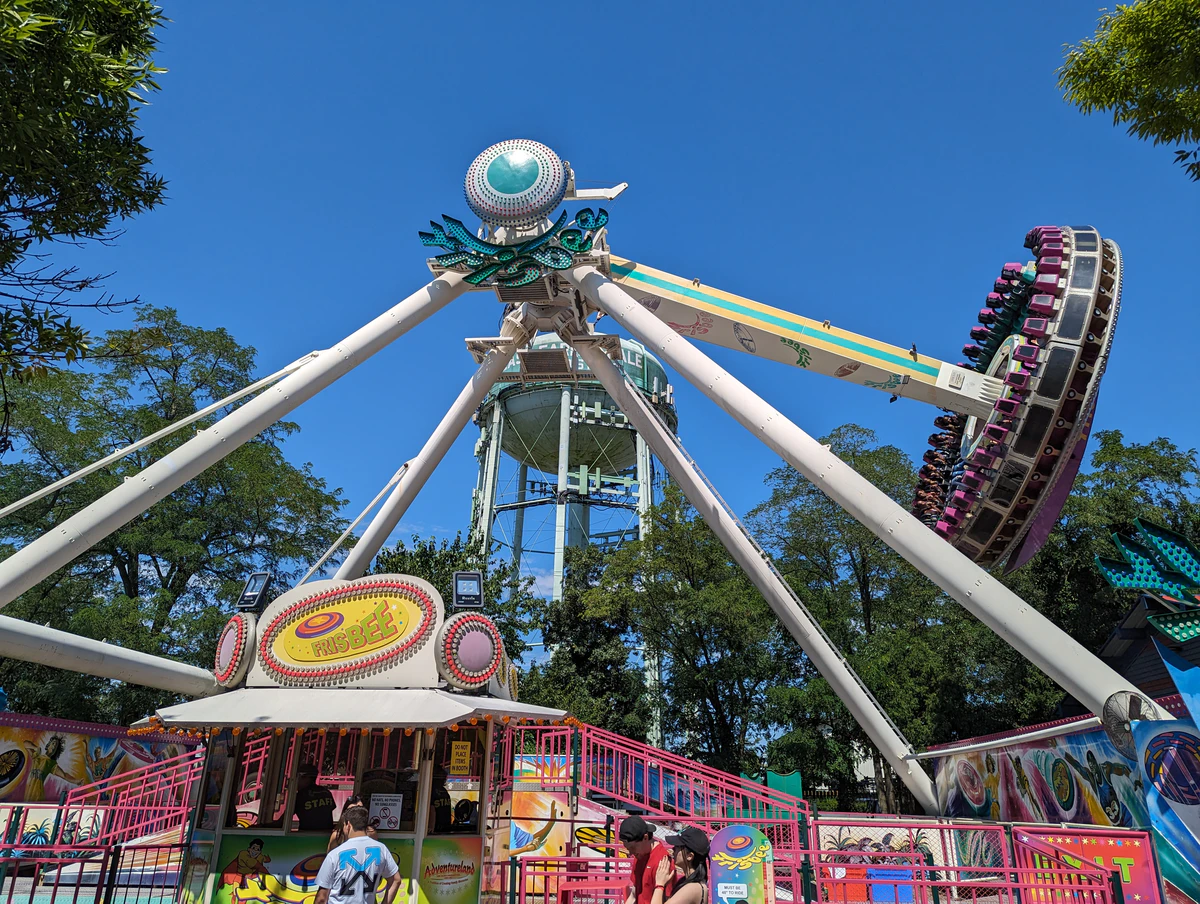 Frisbee (Adventureland) - Coasterpedia - The Amusement Ride Wiki