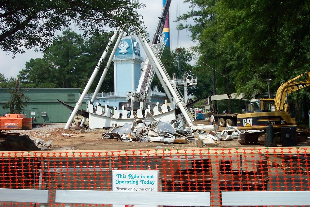Looping Starship (Six Flags Over Georgia) - Coasterpedia - The Roller ...