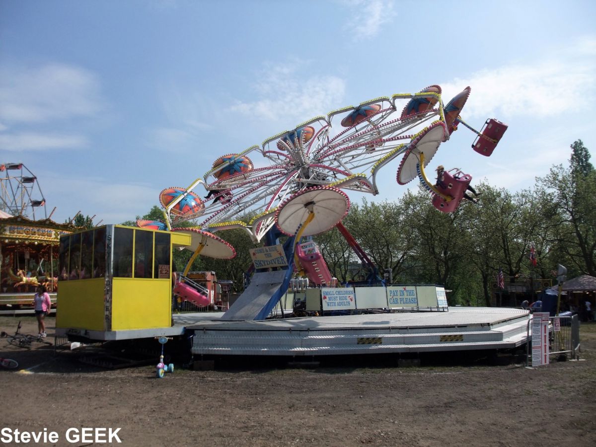 Sky Diver (Albert & Raymond Boyd) - Coasterpedia - The Roller Coaster ...