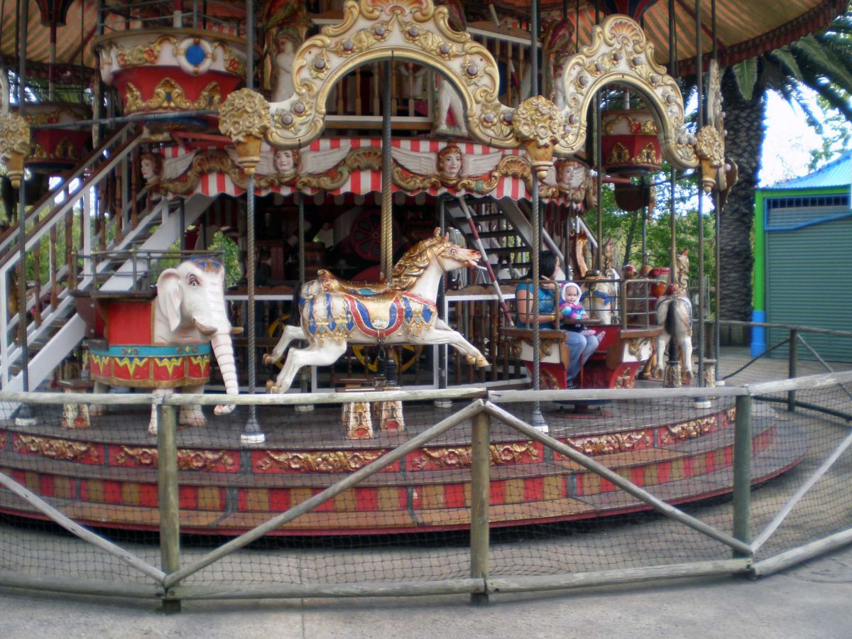 Carousel (Ratanga Junction) - Coasterpedia - The Roller Coaster and ...