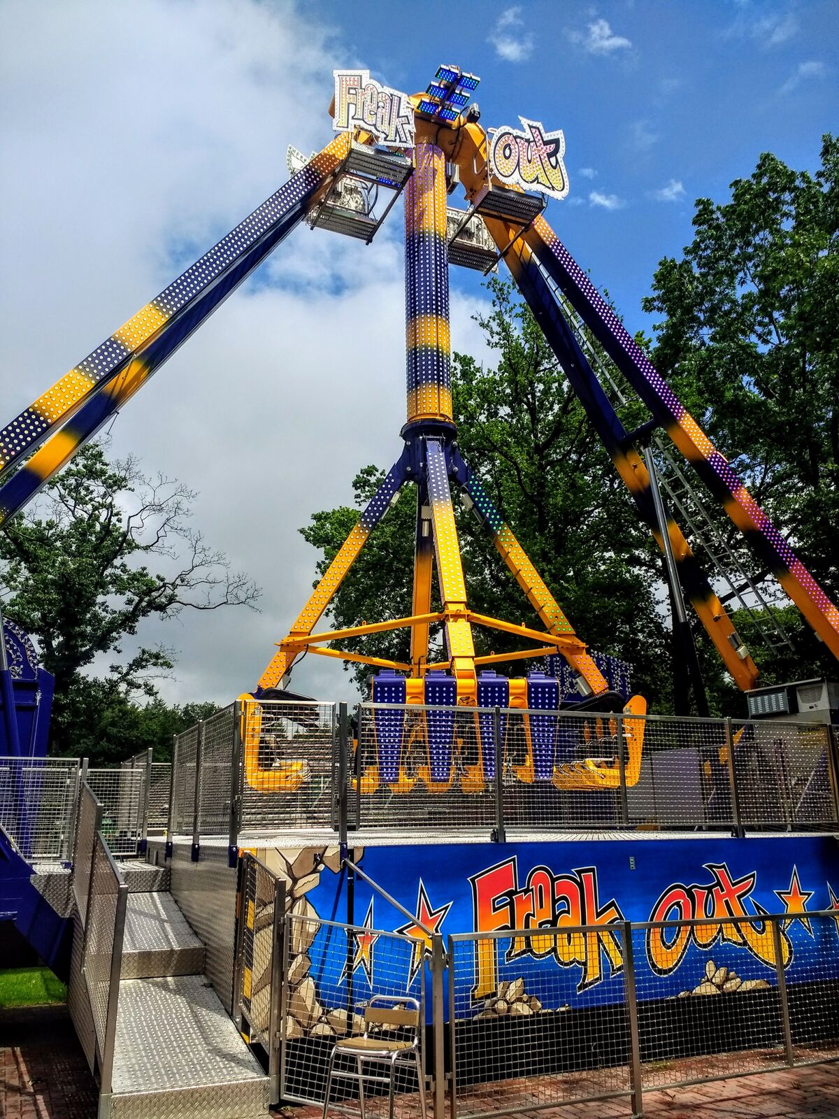 Freak Out (Drouwenerzand Attractiepark) - Coasterpedia - The Roller ...