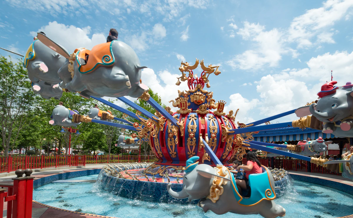 Dumbo The Flying Elephant (Magic Kingdom) - Coasterpedia - The ...