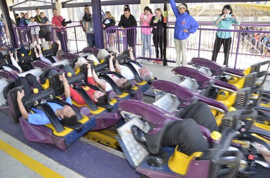Batwing (Six Flags America) - Coasterpedia - The Roller Coaster and ...